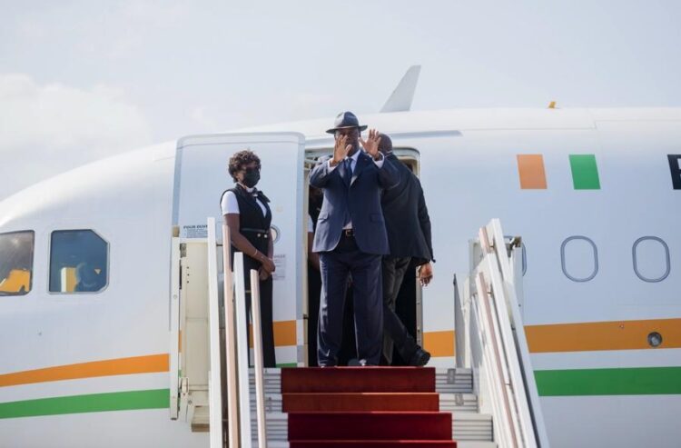 Pourquoi Alassane Ouattara s'envole pour la France ? - Afrique sur 7 ...